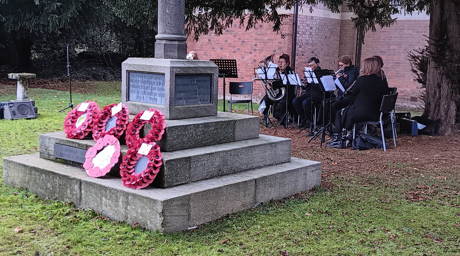Remembrance Service – Woolmer Green Parish Council